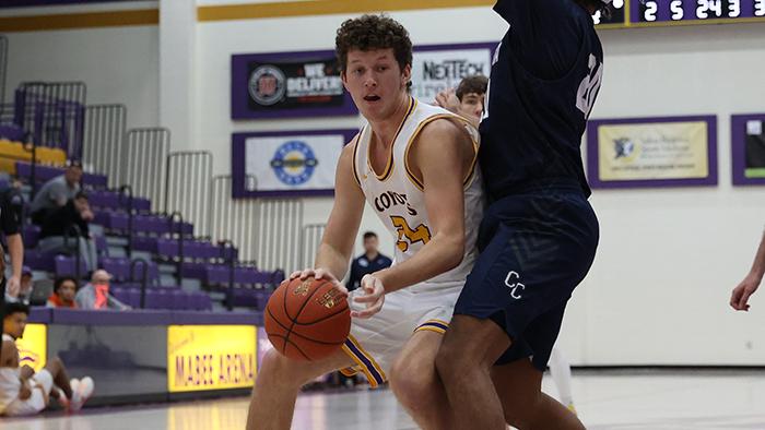 KWU Men's Basketball makes Incredible Comeback, Knocks off York 80-78
