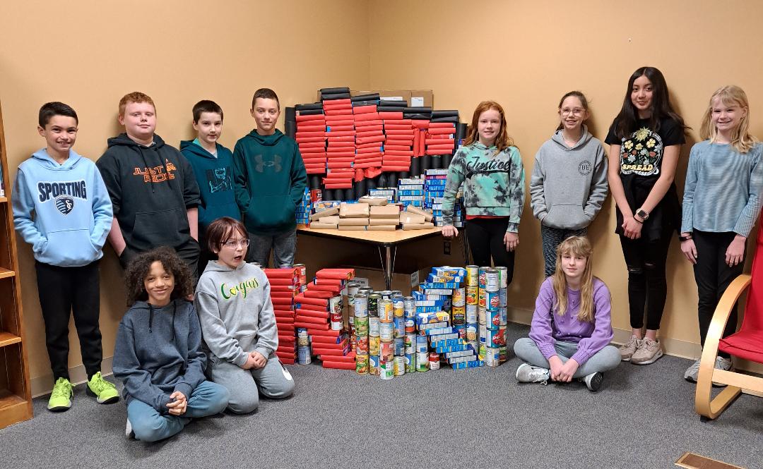 Coronado Students Build Canstruction Tower