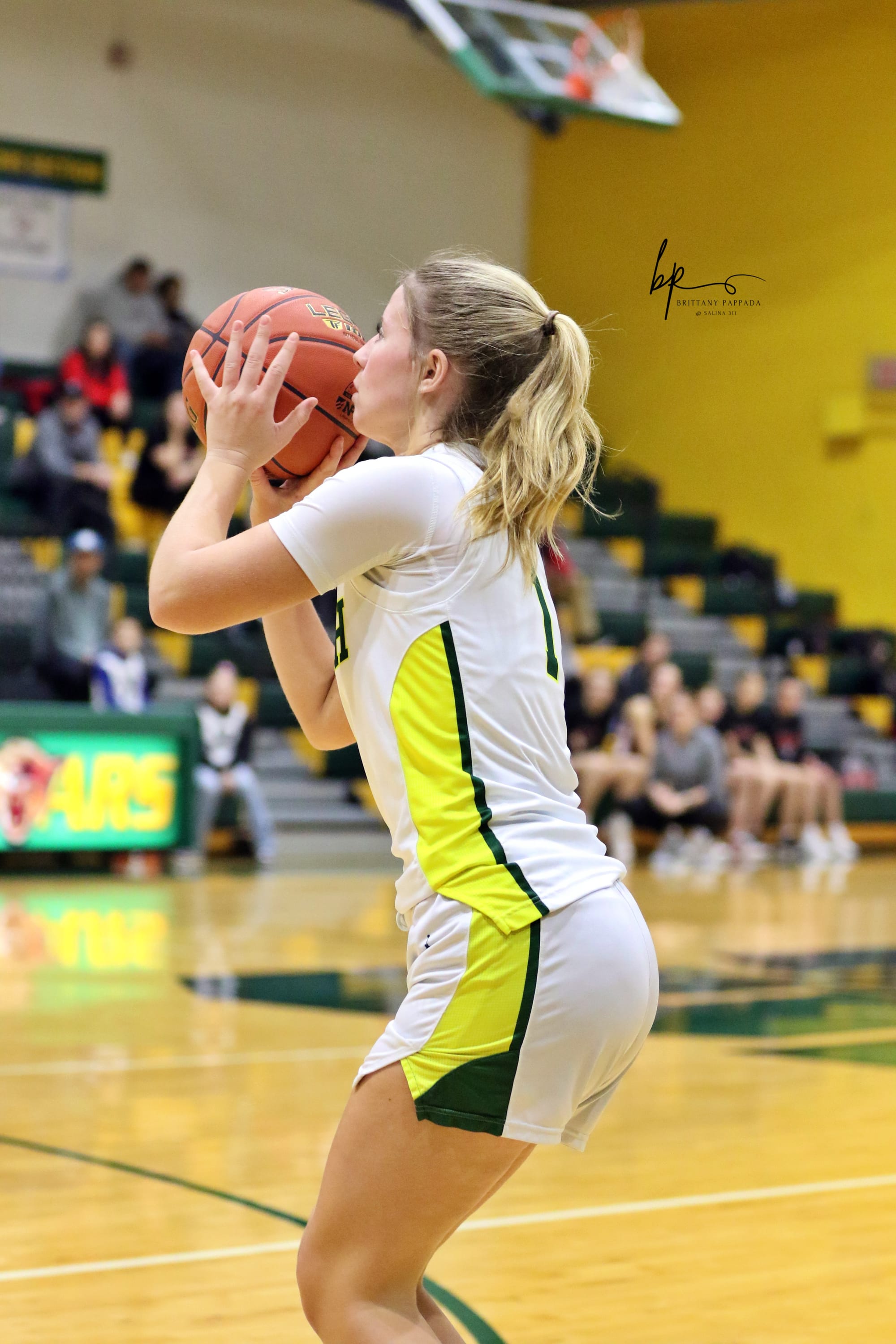 Lady Cougars Defeat Great Bend 54-48 (Photo Gallery)