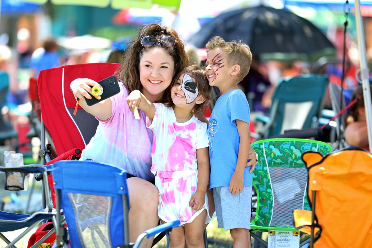 Saturday Afternoon Festin', Feastin', and Fun (Photo Gallery)
