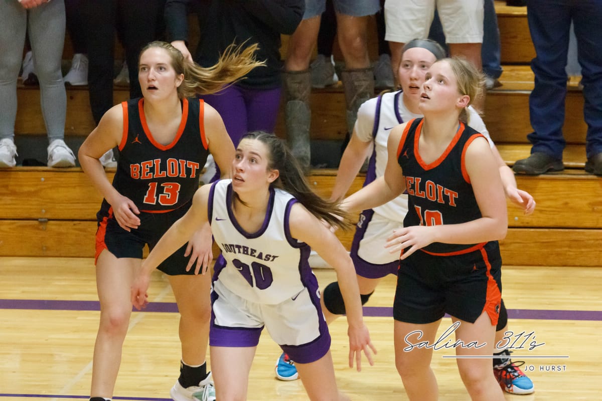 Southeast Lady Trojans Win over Beloit (Photo Gallery)