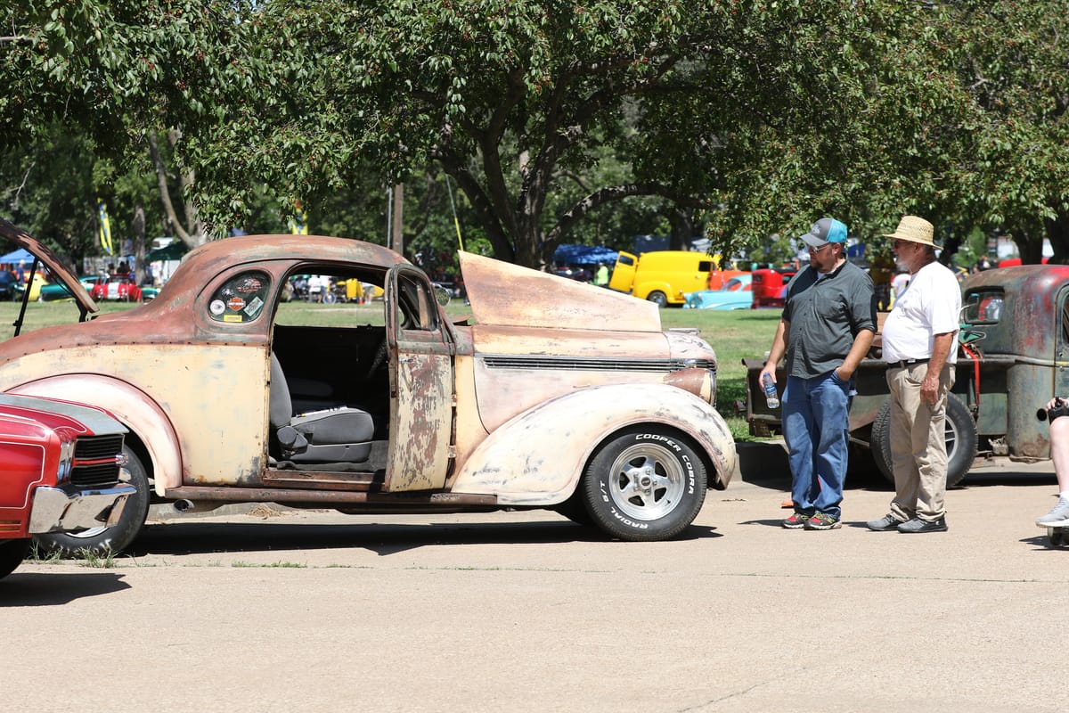Saturday Afternoon Cars in the Park (Photo Gallery)