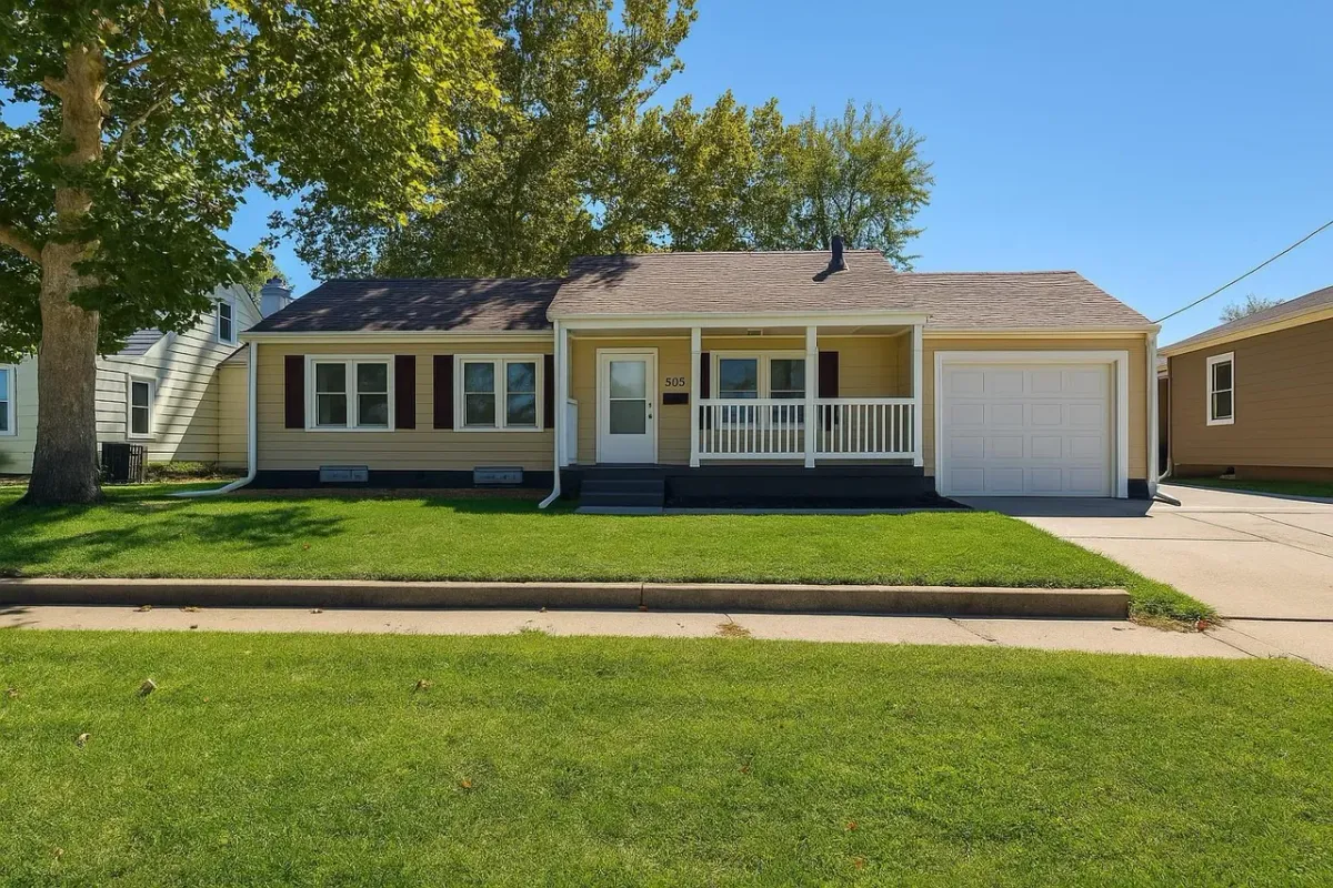 Home of the Day, 500 E Jewell Ave, 4-Bed, 2-Bath, Across from Heusner ...